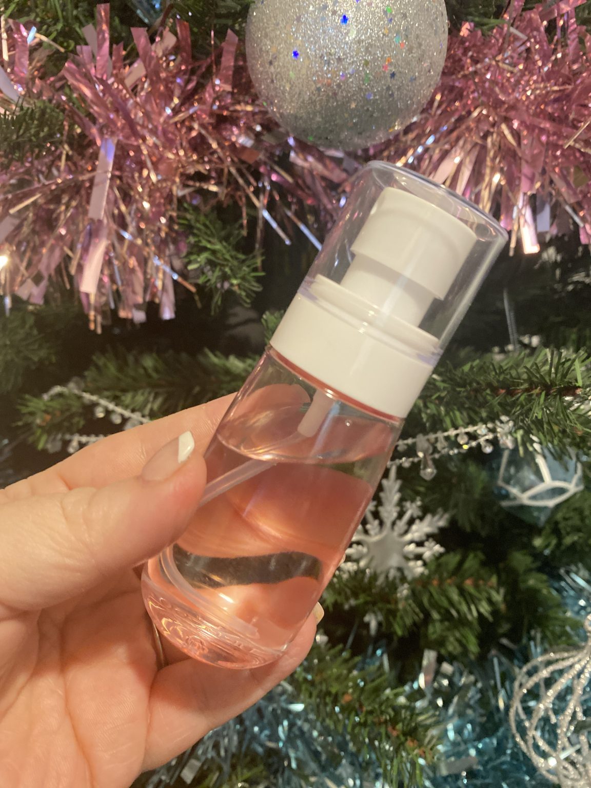Homemade Christmas Room Spray.... | The Diary of a Frugal Family